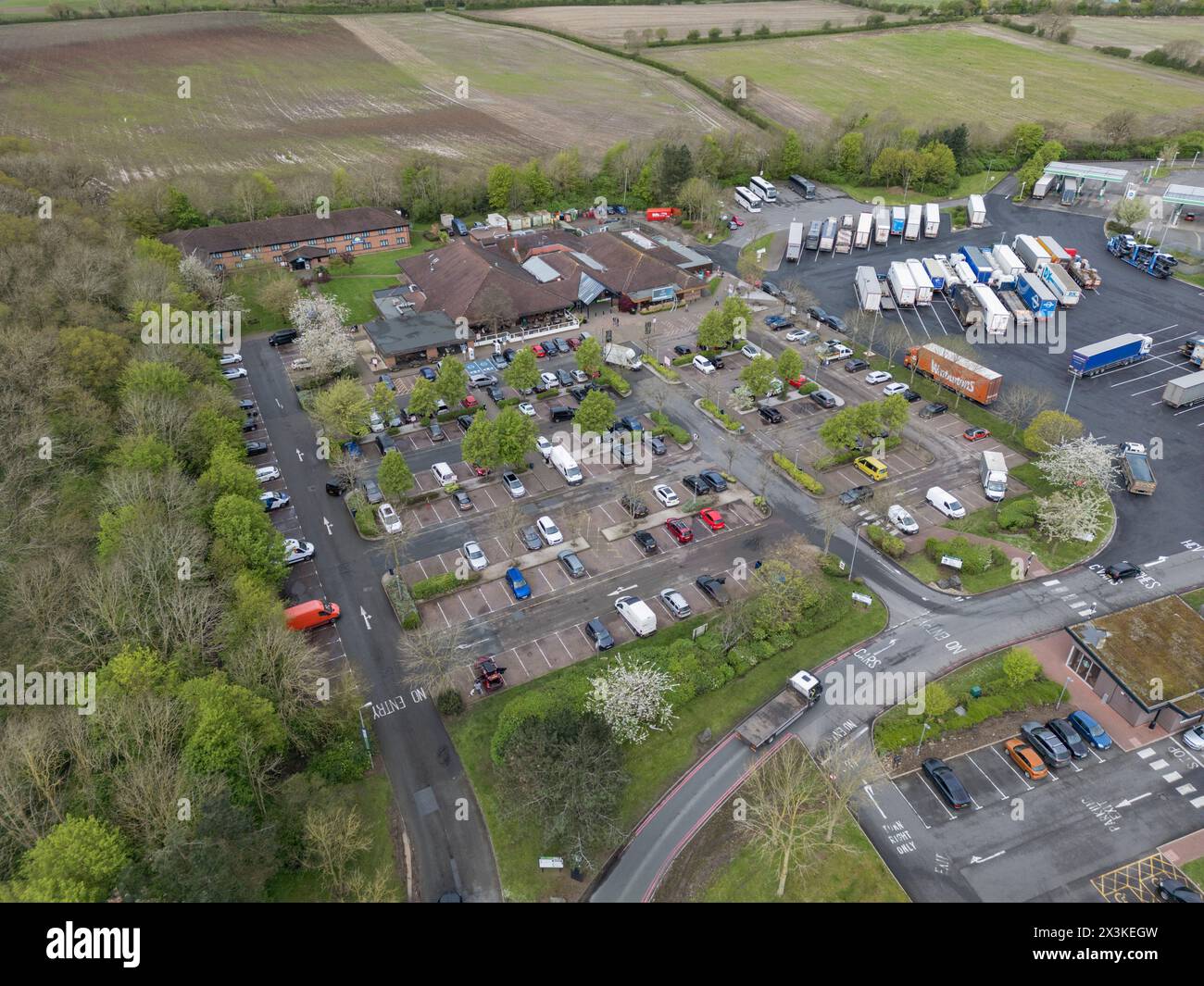Aerial view of M40 Welcome Break Warwick Northbound Services, Warwick ...