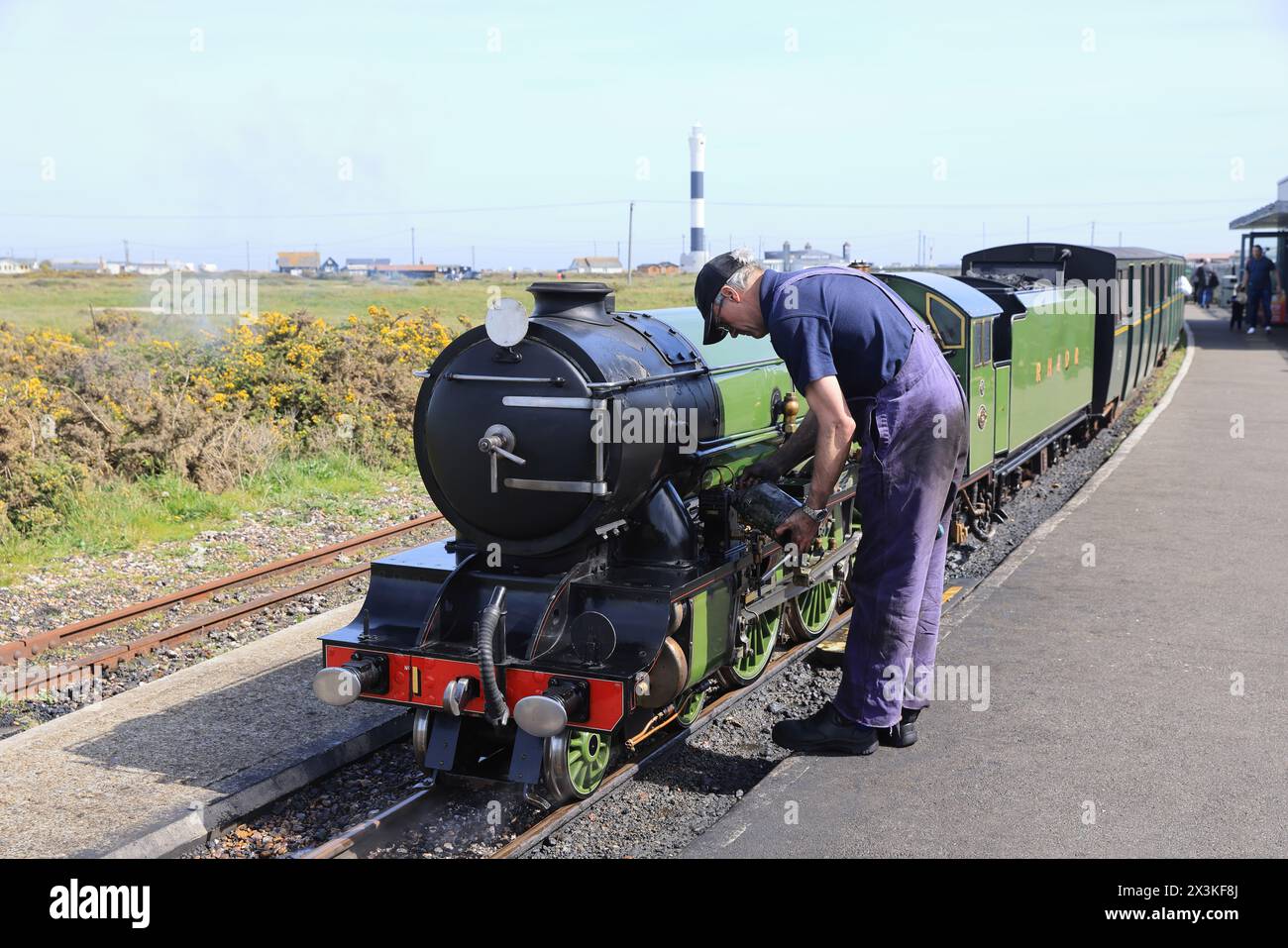 The Romney, Hythe & Dymchurch 15" (381 mm) gauge light railway ...