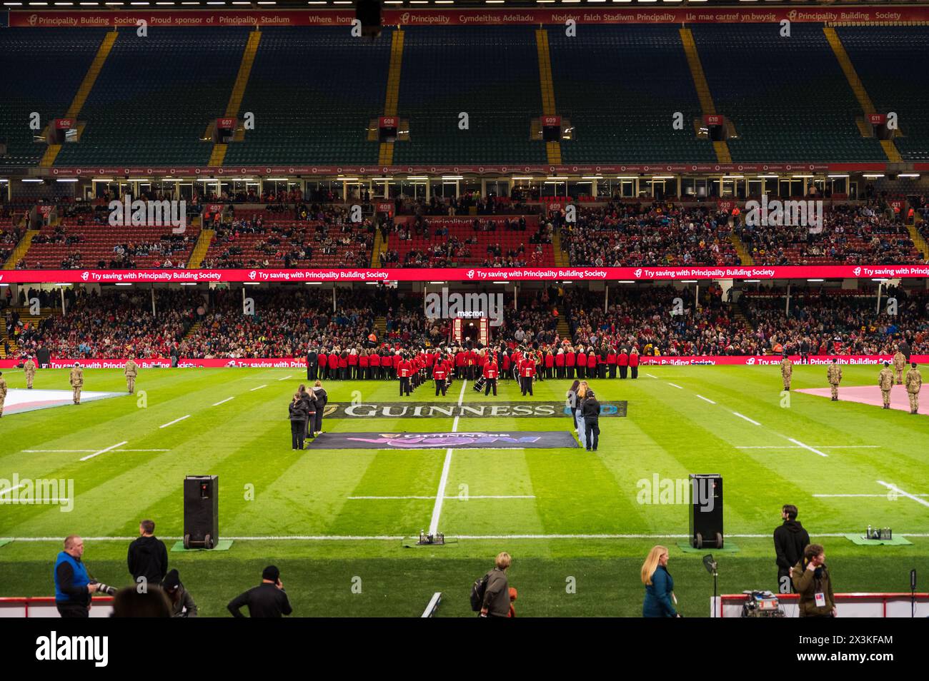 Crowd principality stadium hi-res stock photography and images - Alamy