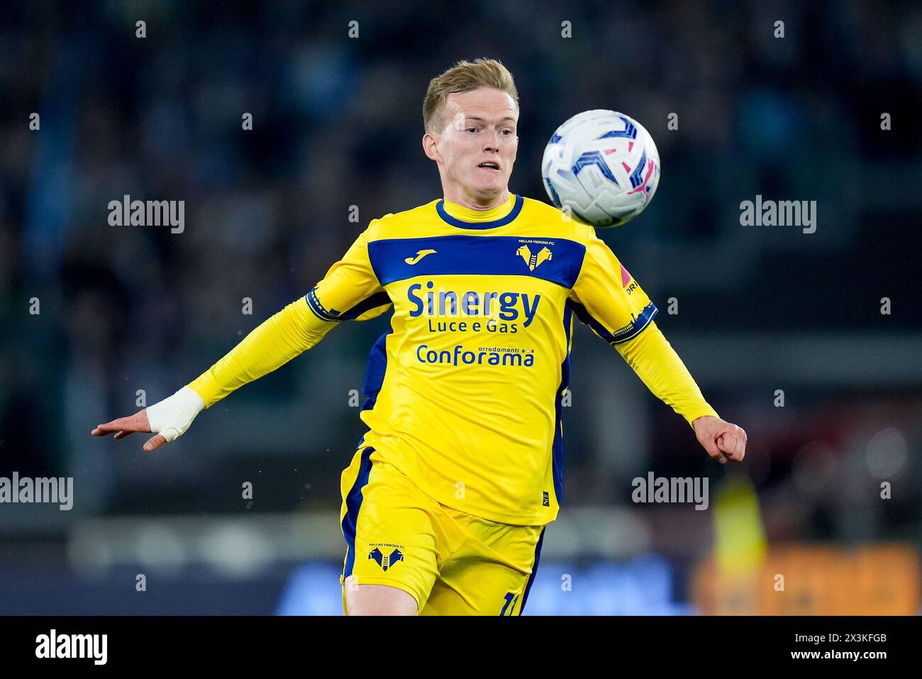 Karol Swiderski of Hellas Verona during the Serie A TIM match between ...