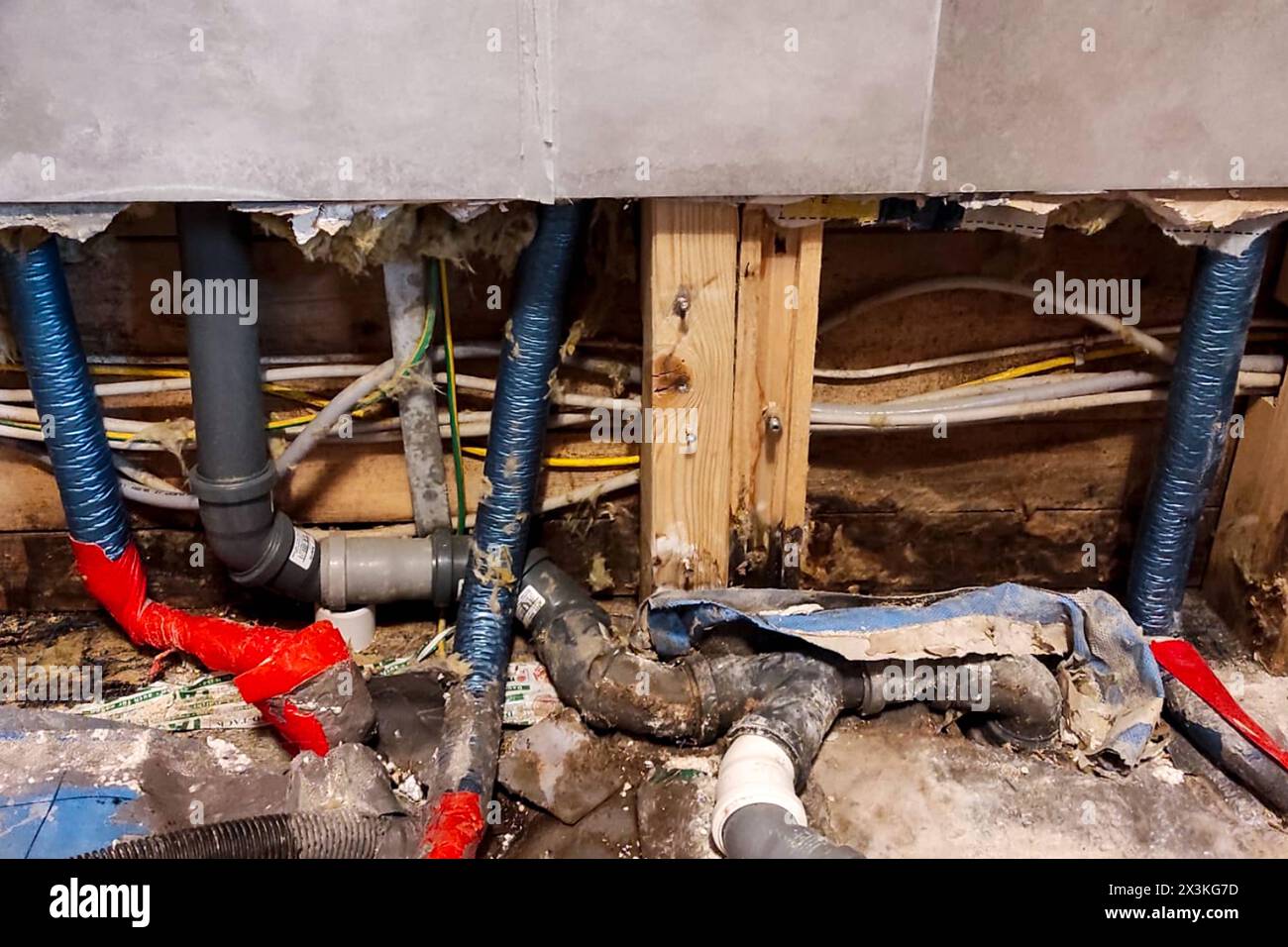 Feuchte wand hi-res stock photography and images - Alamy
