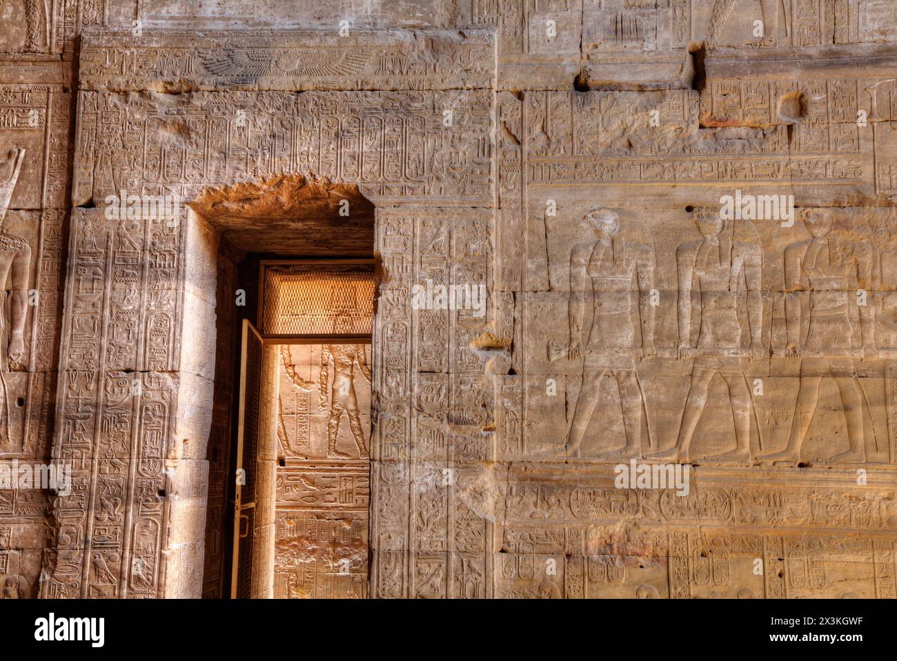 Inside temple edfu egypt hi-res stock photography and images - Alamy