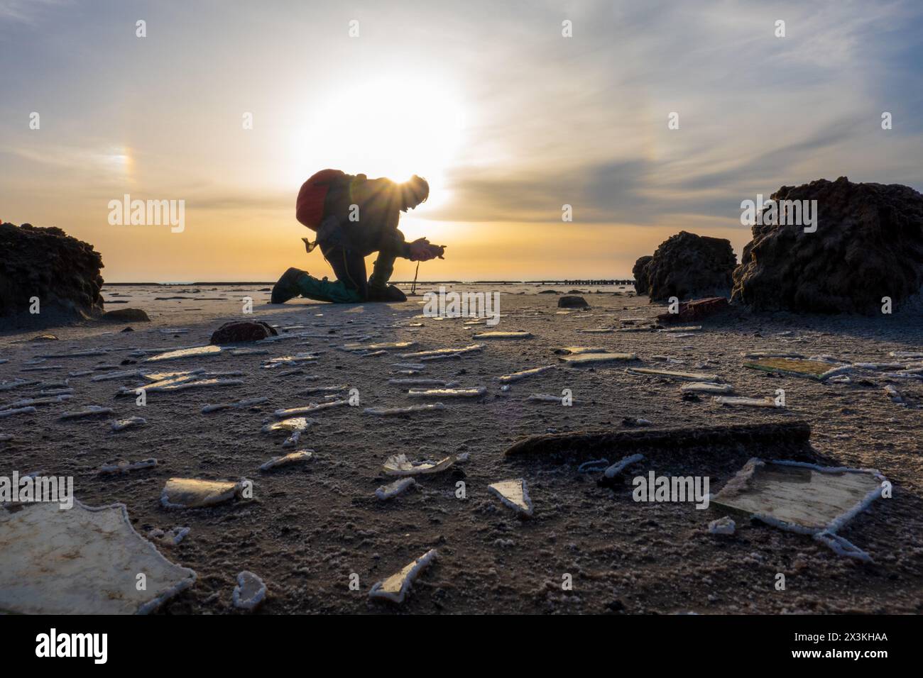 Trash pickup community service hi-res stock photography and images - Alamy