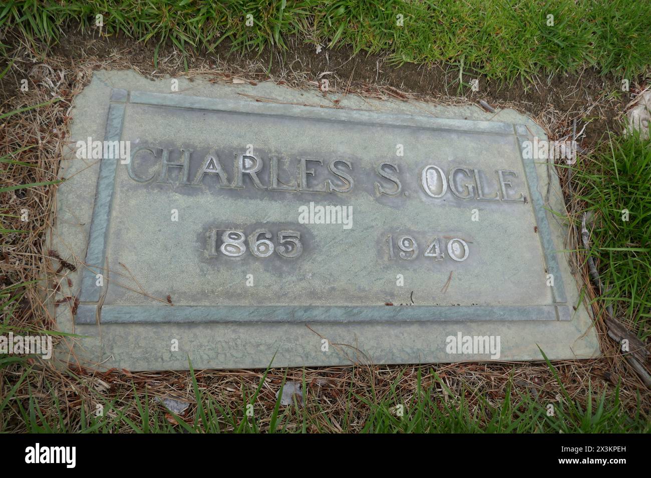 Glendale, California, USA 26th April 2024 Actor Charles Ogle Grave in ...