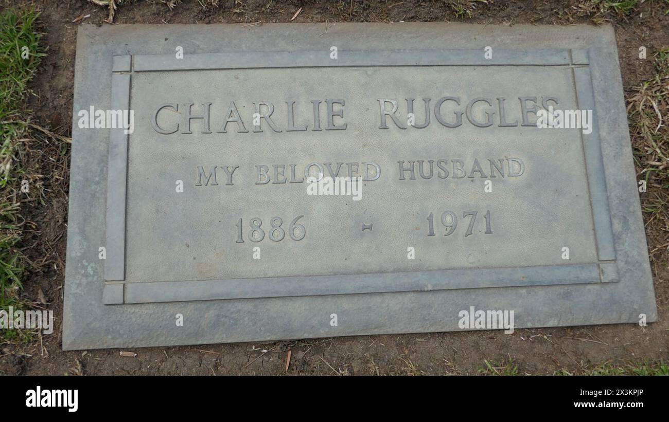 Glendale, California, USA 26th April 2024 Actor Charlie Ruggles Grave ...