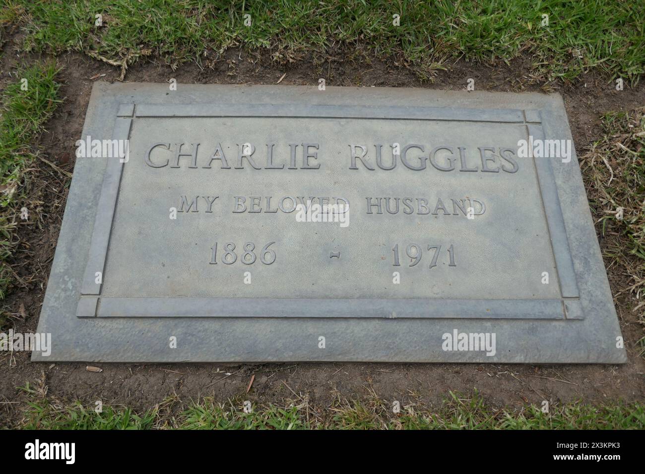 Glendale, California, USA 26th April 2024 Actor Charlie Ruggles Grave ...