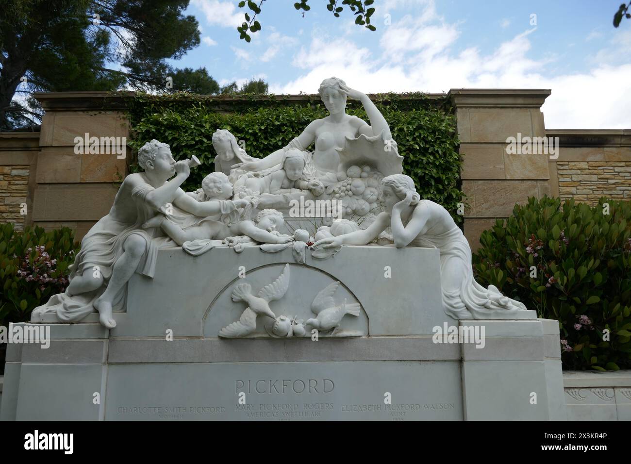 Glendale, California, USA 26th April 2024 Actress Mary Pickford Grave Distinguished Memorial ...