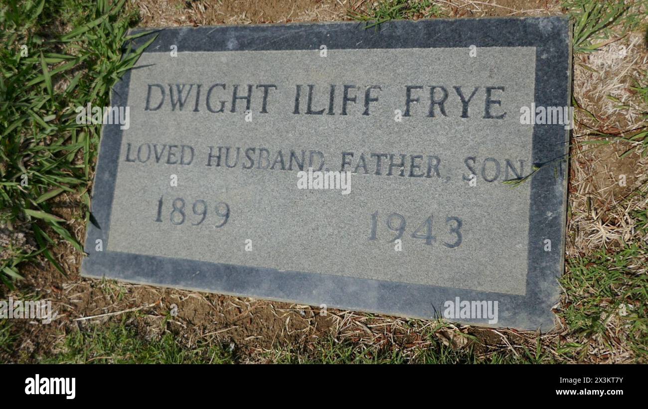 Glendale, California, USA 26th April 2024 Actor Dwight Frye Grave in Graceland section at Forest ...