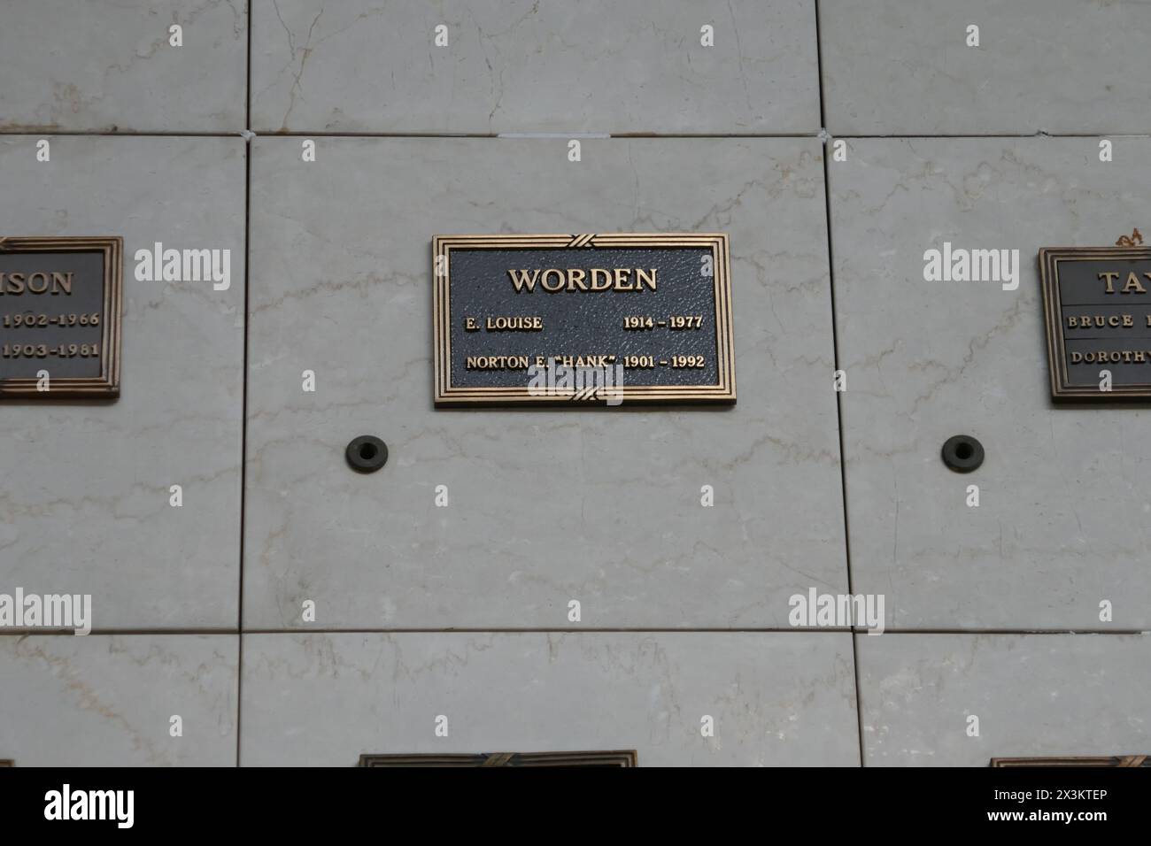 Glendale, California, USA 26th April 2024 Actor Hank Worden Grave ...