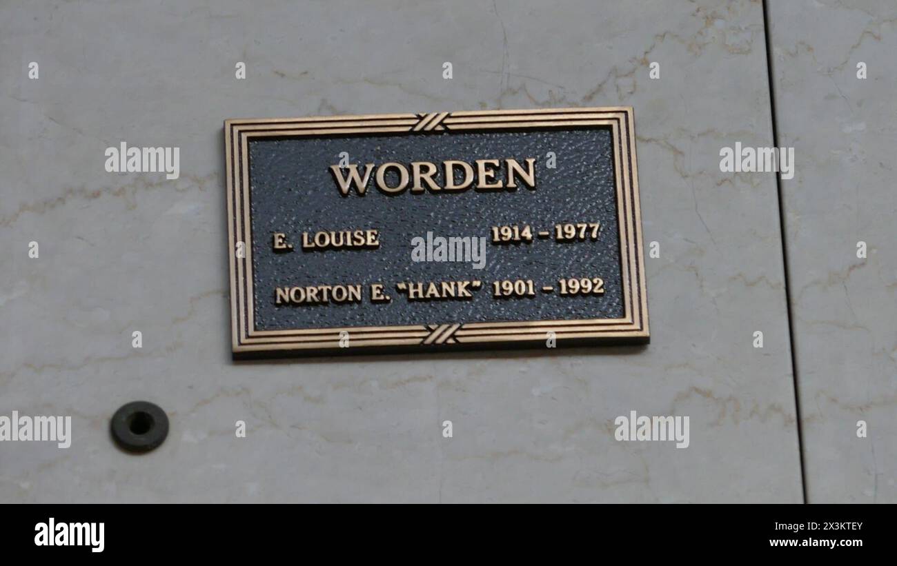 Glendale, California, USA 26th April 2024 Actor Hank Worden Grave ...