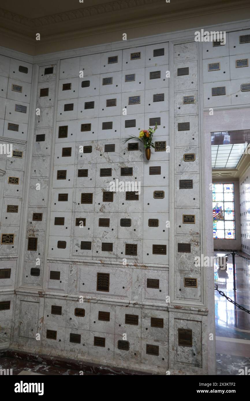 Glendale, California, USA 26th April 2024 Actor Hank Worden Grave ...