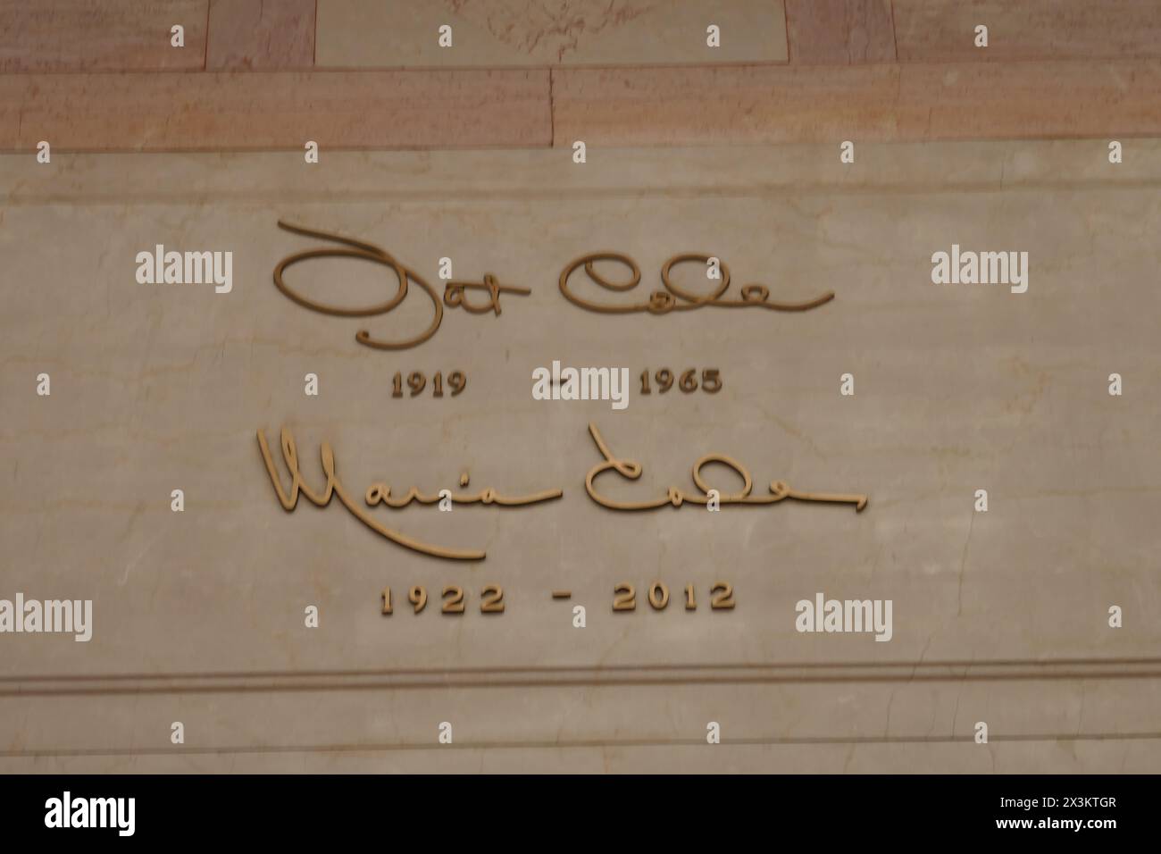 Glendale, California, USA 26th April 2024 Nat King Cole Grave in ...