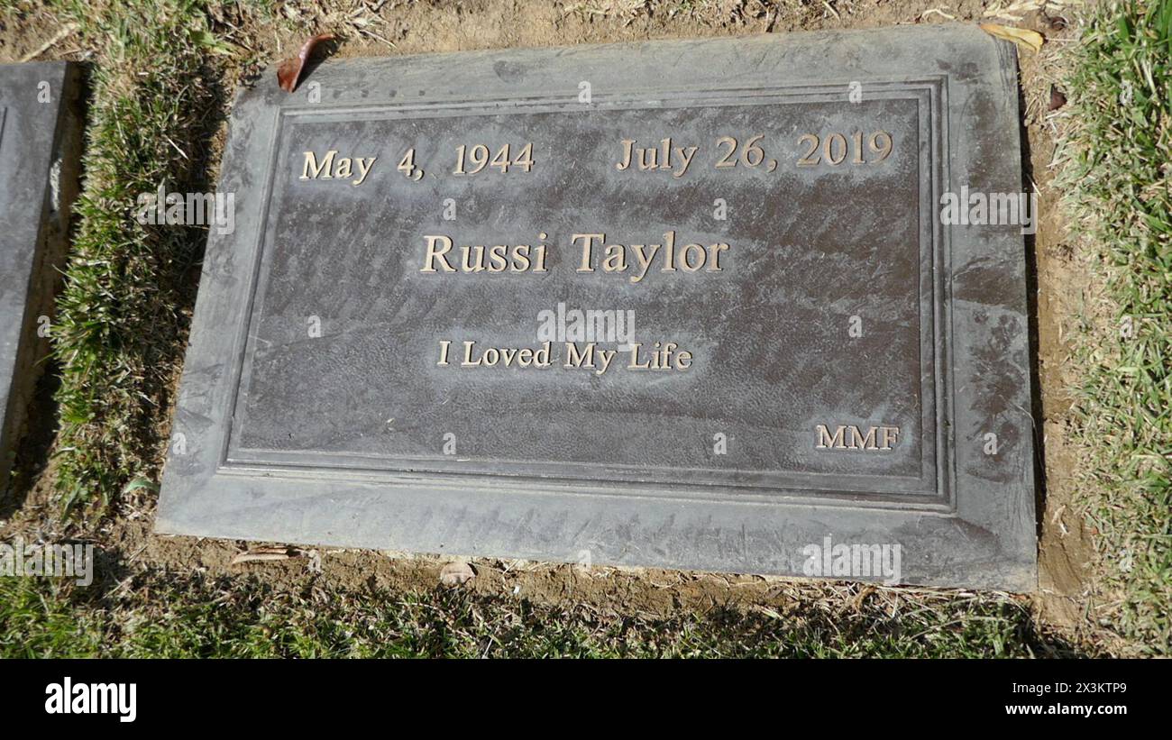 Russi taylor with minnie mouse hi-res stock photography and images - Alamy