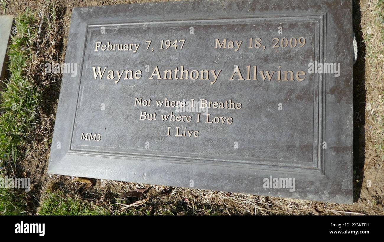 Glendale, California, USA 26th April 2024 Actor Wayne Anthony Allwine Grave in Court of Freedom ...