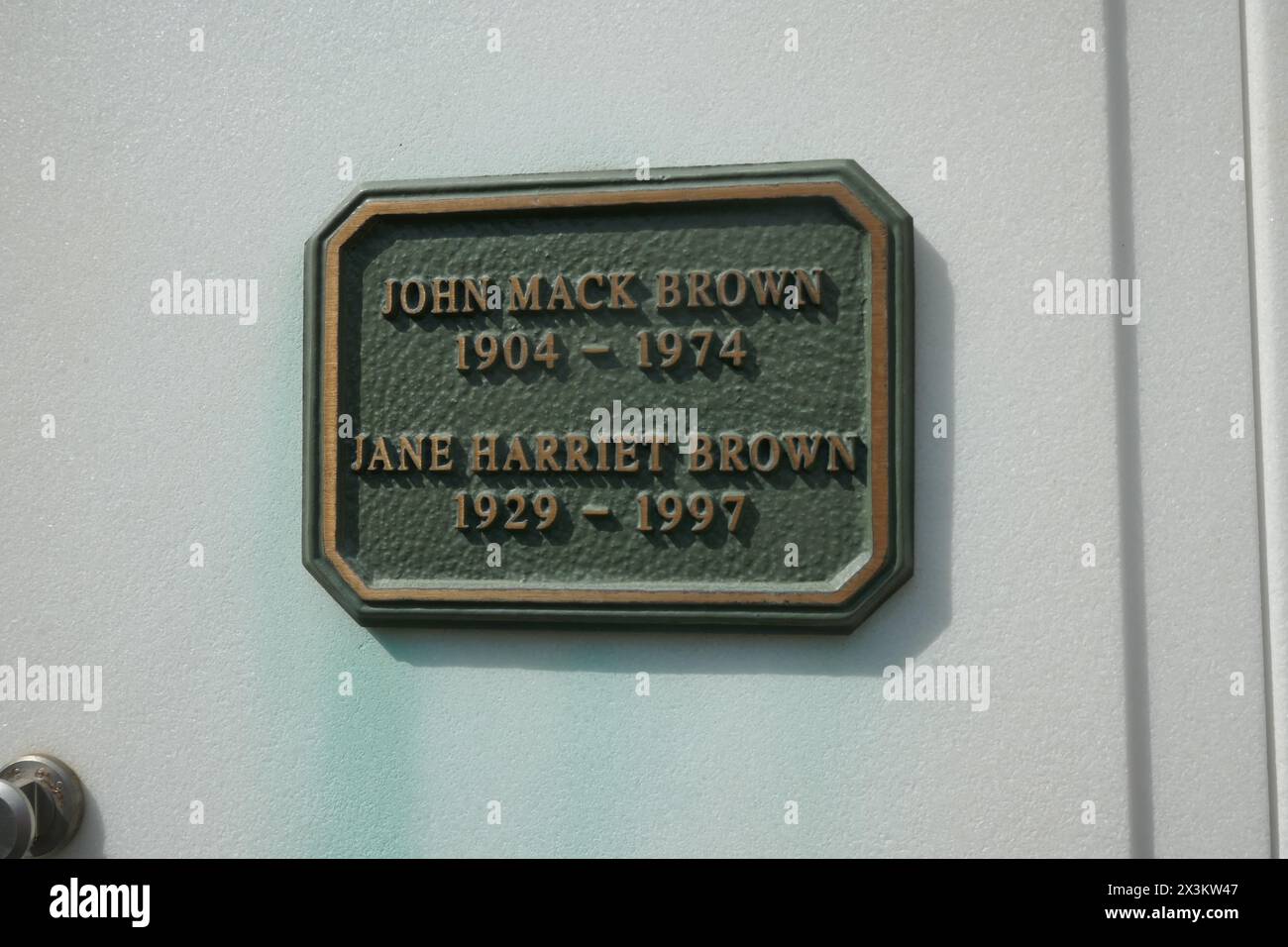Glendale, California, USA 26th April 2024 Actor/Football player Johnny Mack Brown Grave Court of ...