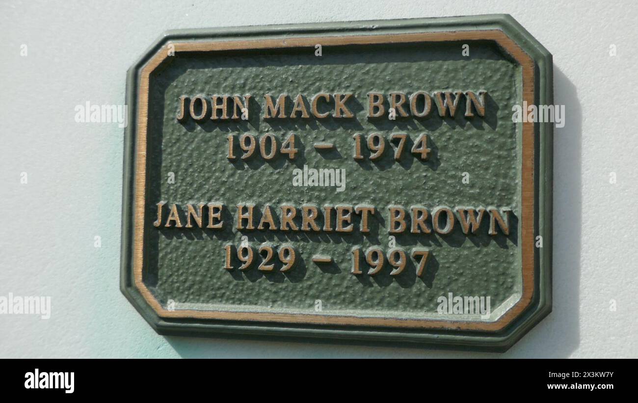 Glendale, California, USA 26th April 2024 Actor/Football player Johnny Mack Brown Grave Court of ...