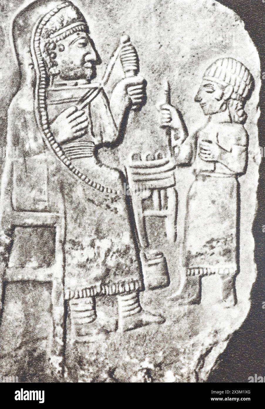 Seated woman from mari hi-res stock photography and images - Alamy