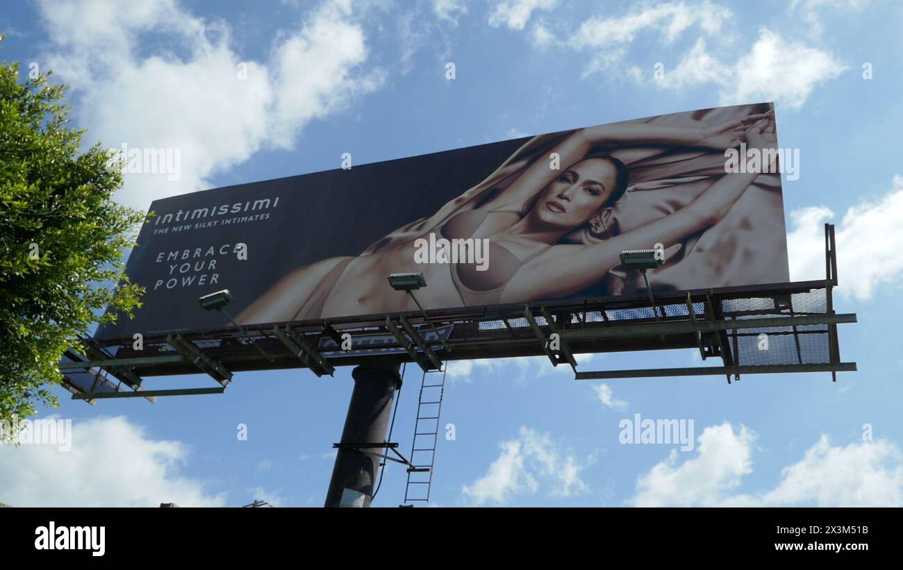 Los Angeles, California, USA 26th April 2024 Jennifer Lopez Intimissimi ...