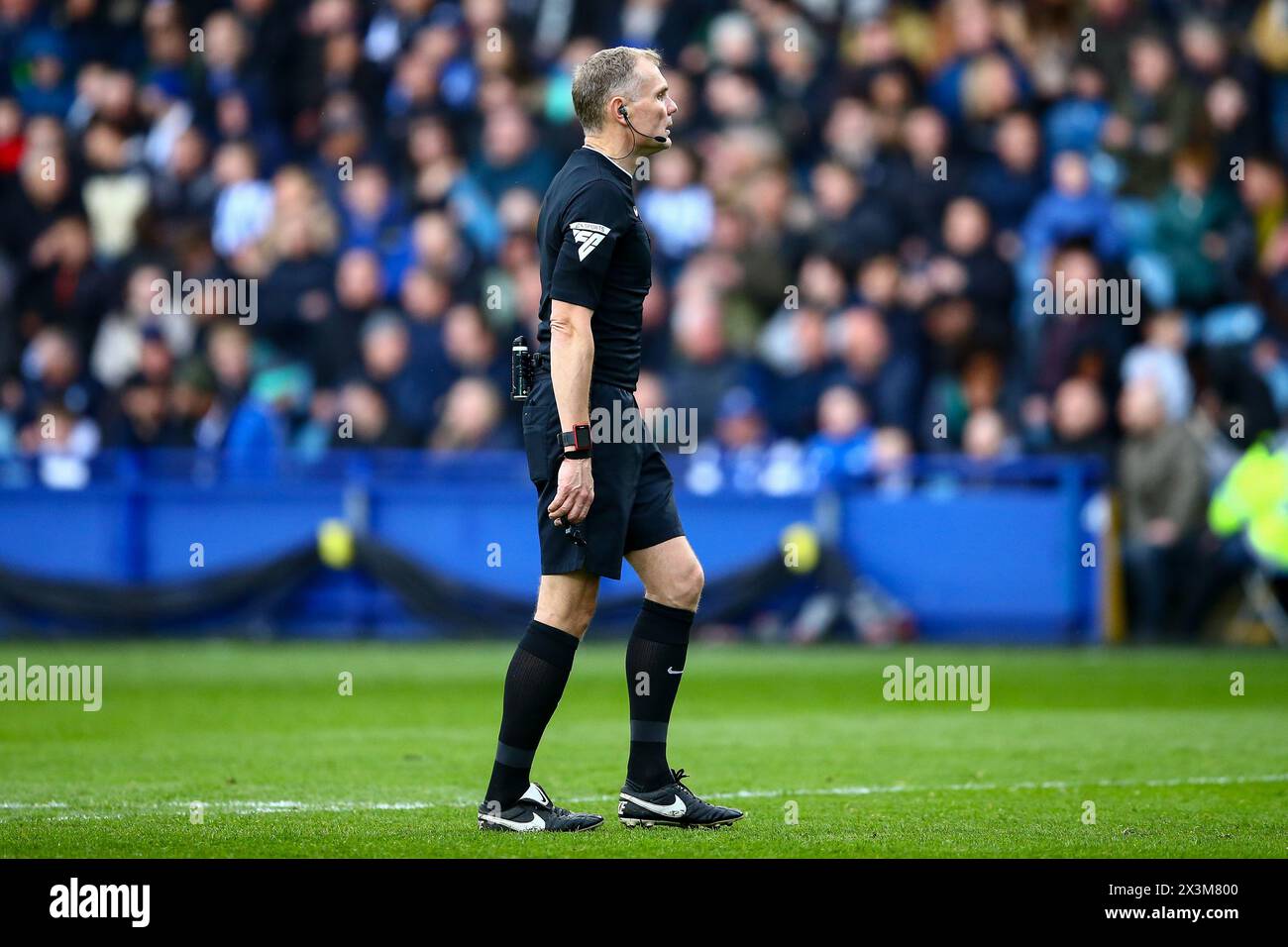 Hillsborough Stadium, Sheffield, England - 27th April 2024 Referee ...