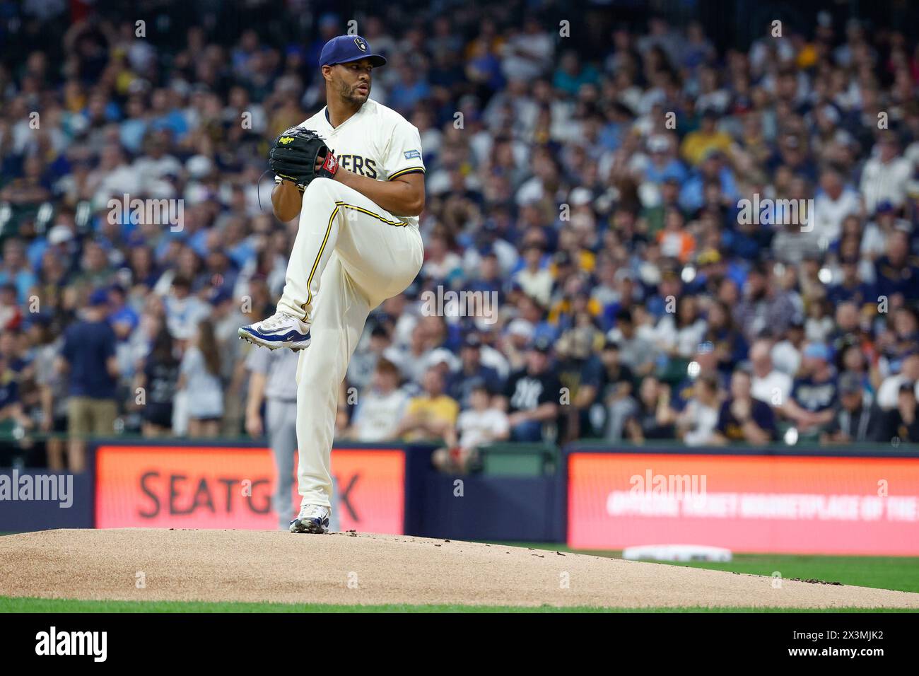 Milwaukee, WI, USA. 27th Apr, 2024. Milwaukee Brewers pitcher Joe Ross ...
