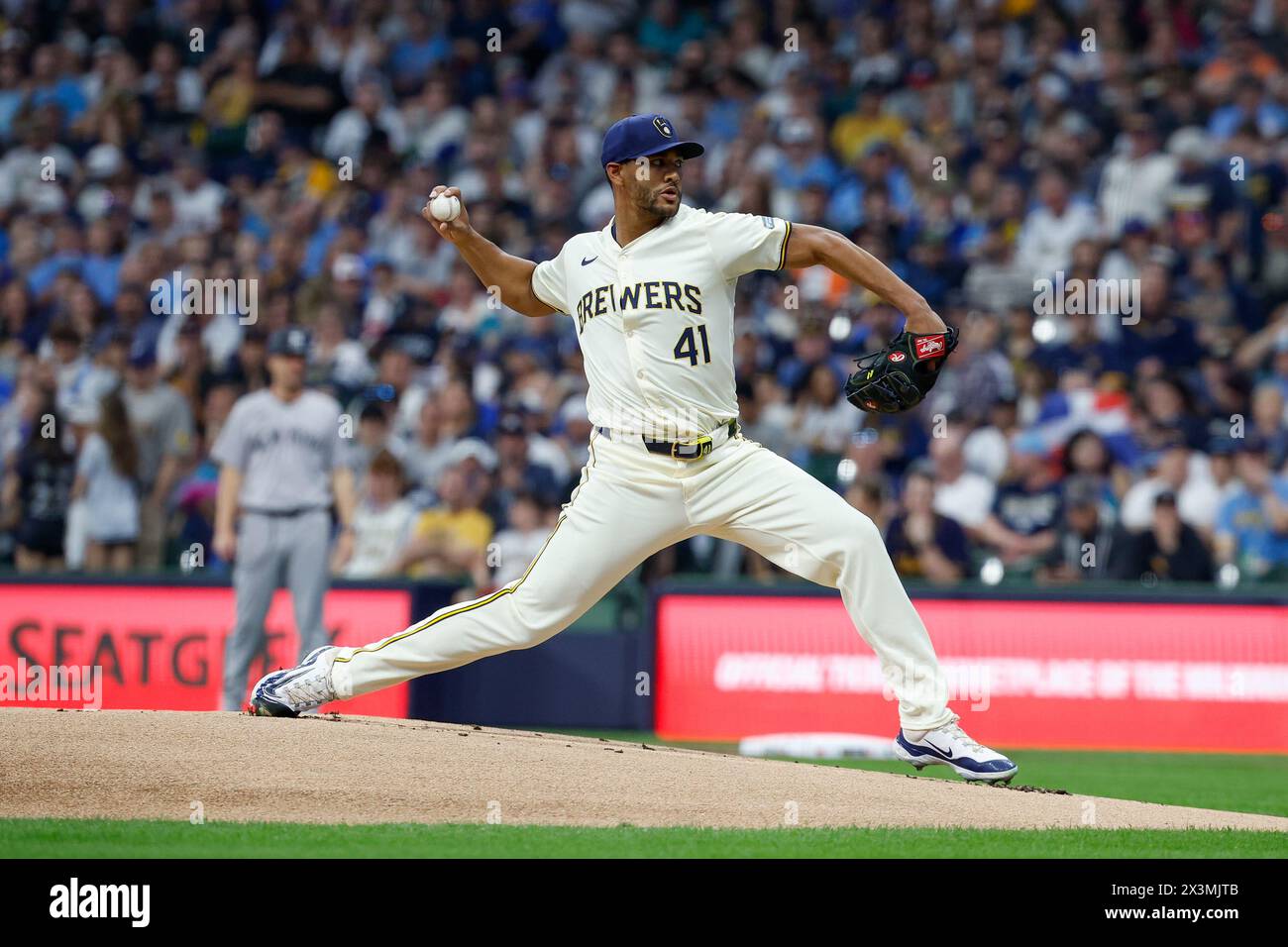 Milwaukee, WI, USA. 27th Apr, 2024. Milwaukee Brewers pitcher Joe Ross ...