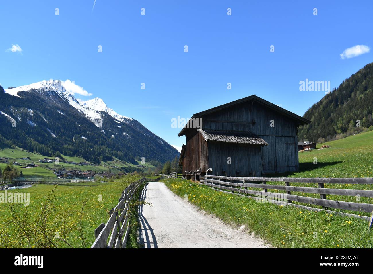 Beautiful landscape with old mountains log cabin high in the Austrian ...