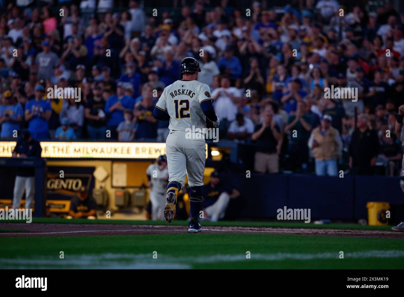 Milwaukee, WI, USA. 27th Apr, 2024. Milwaukee Brewers first base Rhys ...