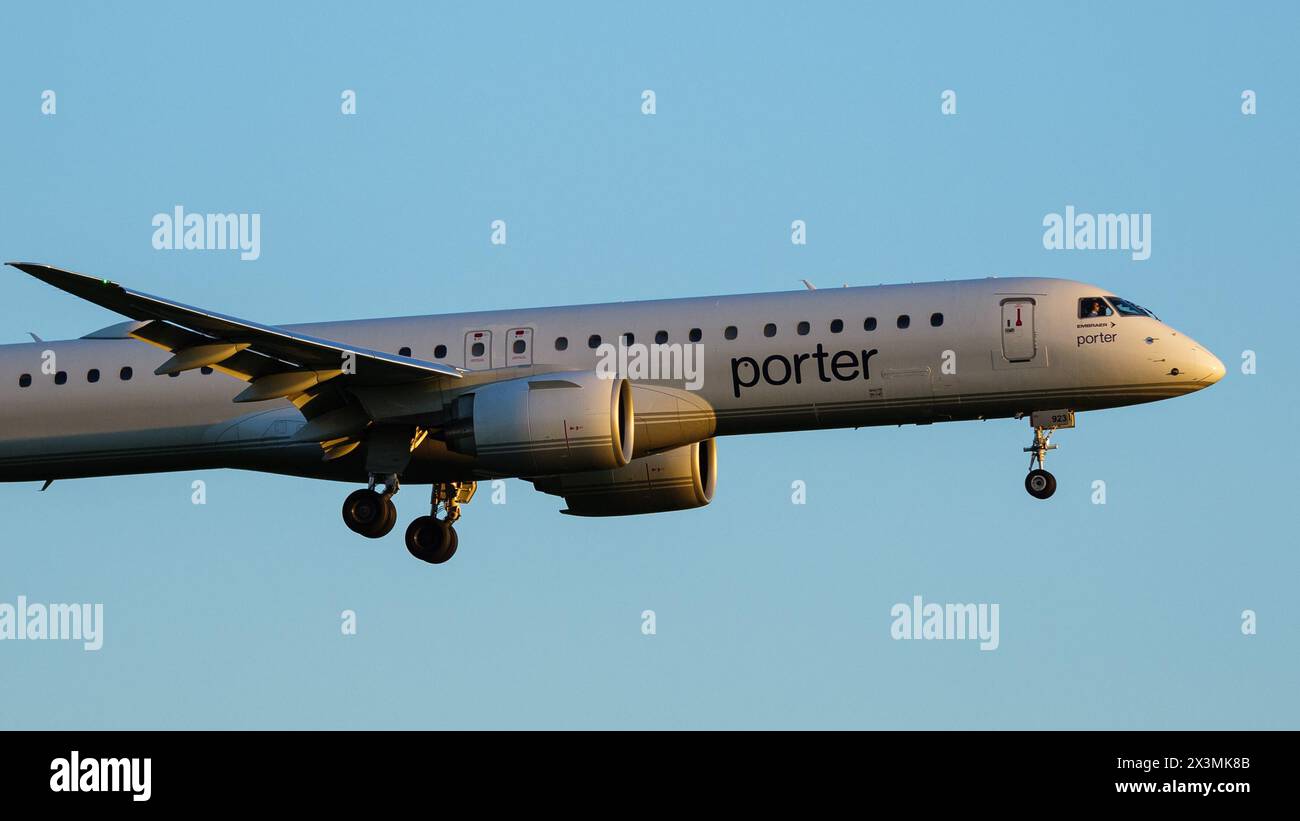 Embraer e195 e2 hi-res stock photography and images - Alamy