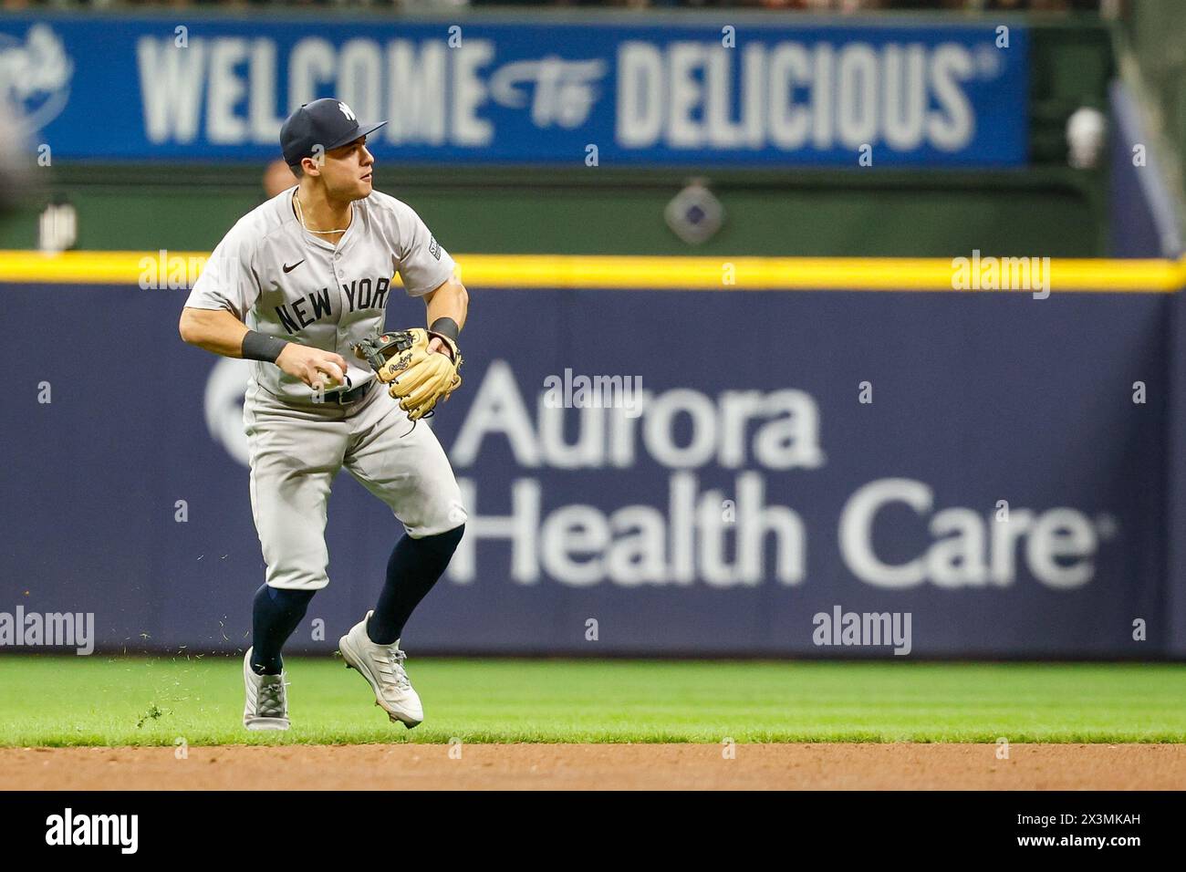 Milwaukee, WI, USA. 27th Apr, 2024. New York Yankees shortstop Anthony ...