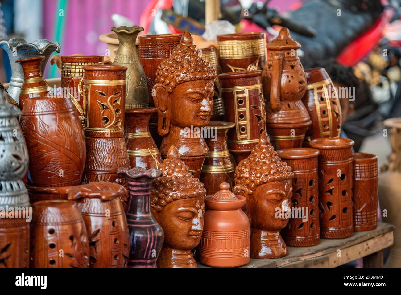 Different types of pottery hi-res stock photography and images - Alamy