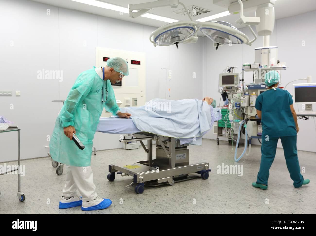 Surgery, Operating room, Onkologikoa Hospital, Oncology Institute, Case ...