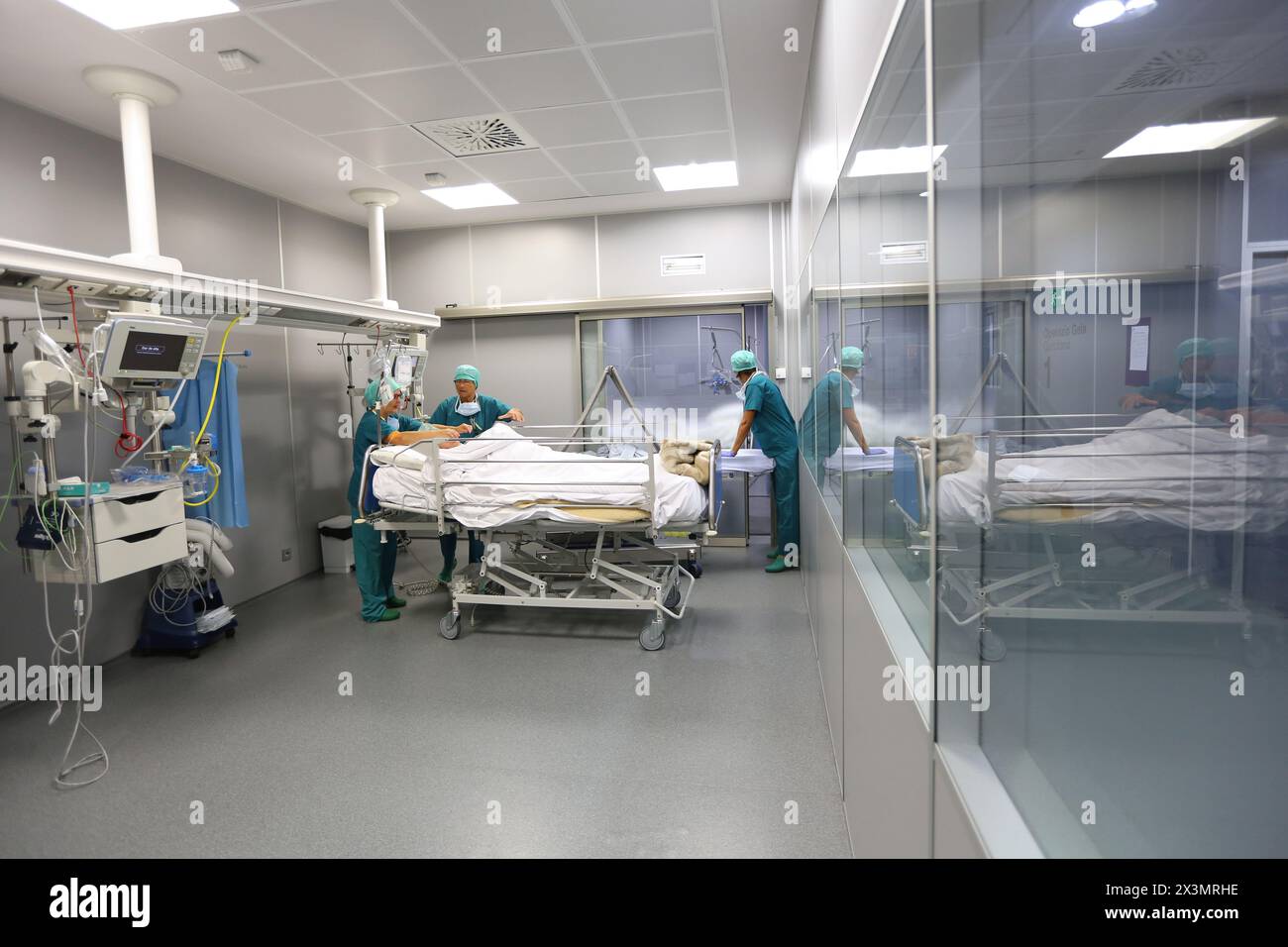Resuscitation room, Surgery, Onkologikoa Hospital, Oncology Institute ...