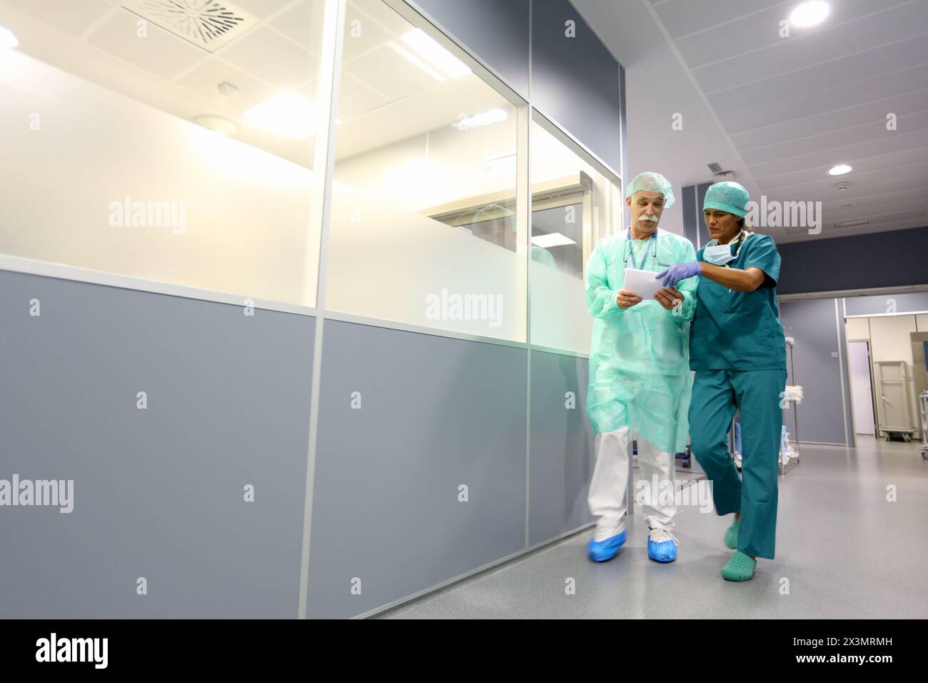 Surgeon, Surgery, Operating room, Onkologikoa Hospital, Oncology ...