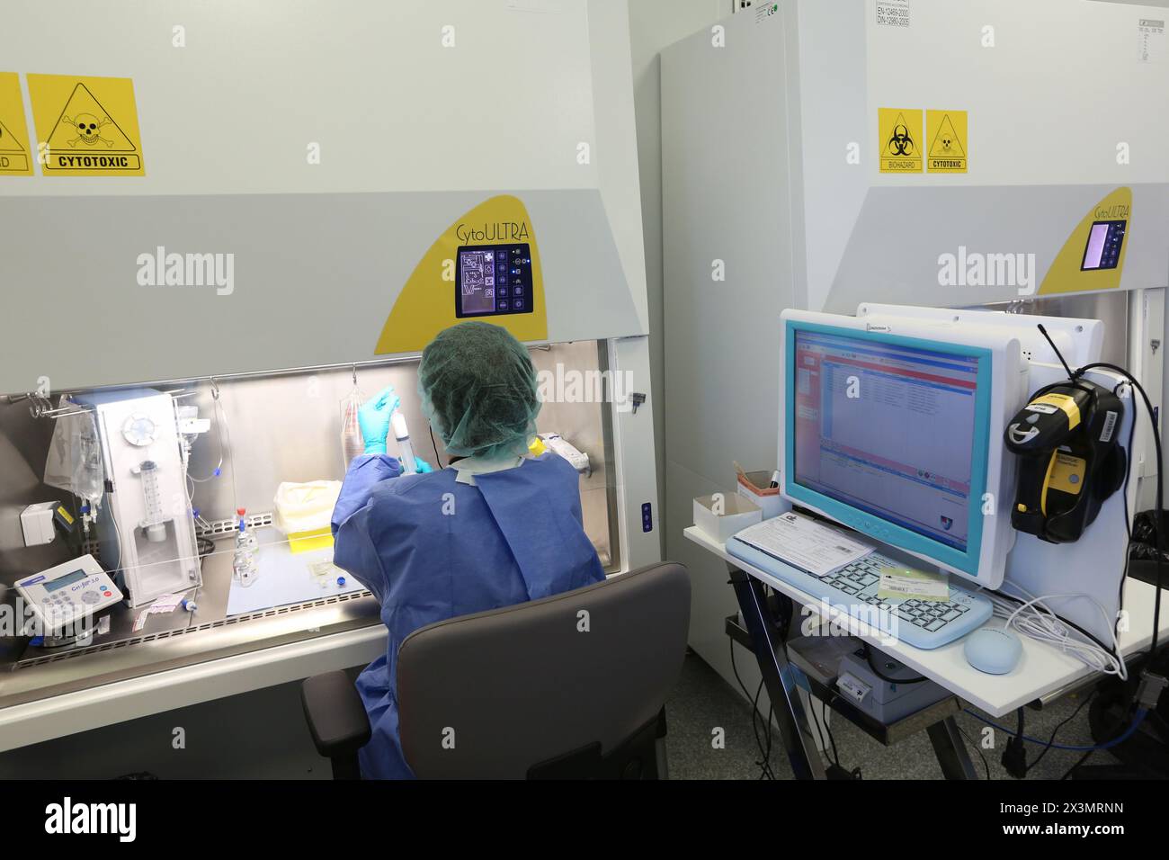 Cytostatic hi-res stock photography and images - Alamy