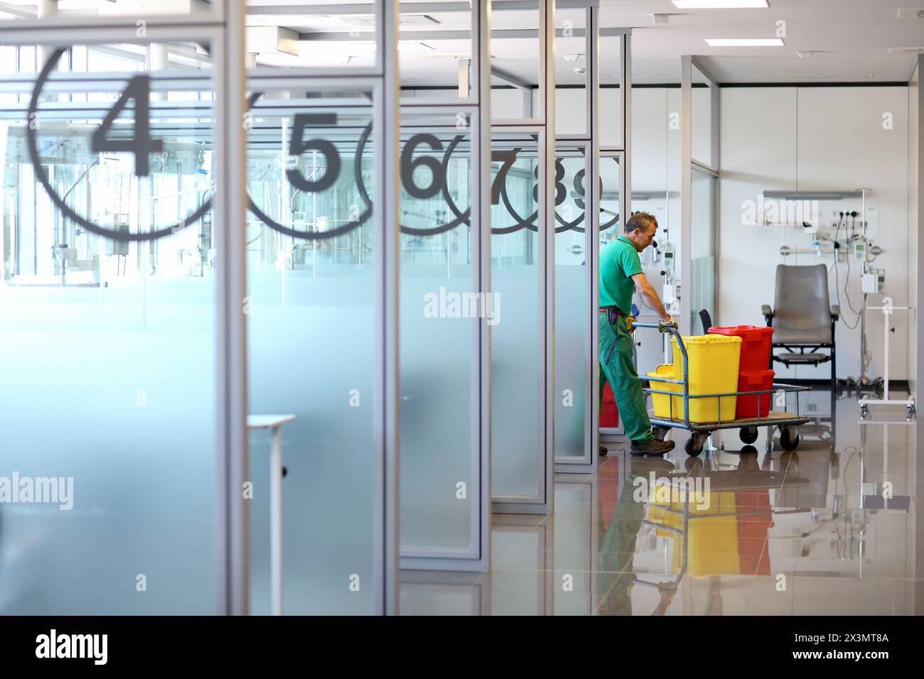 Janitor, Boxes chemotherapy, Onkologikoa Hospital, Oncology Institute ...