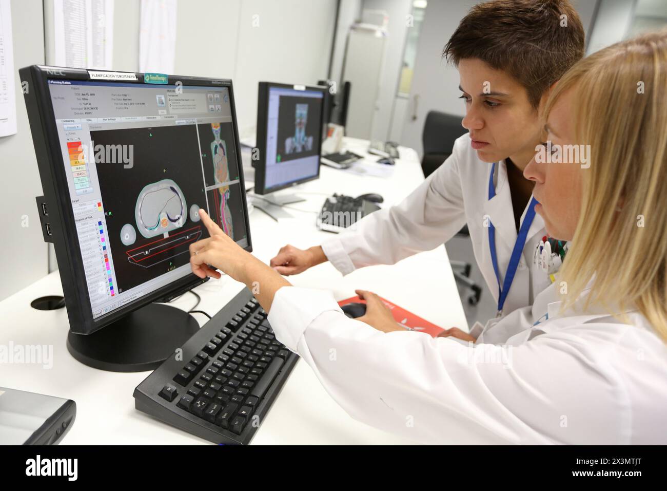 Treatment craniospinal and ORL with IMRT Intensity Modulated Radiation ...