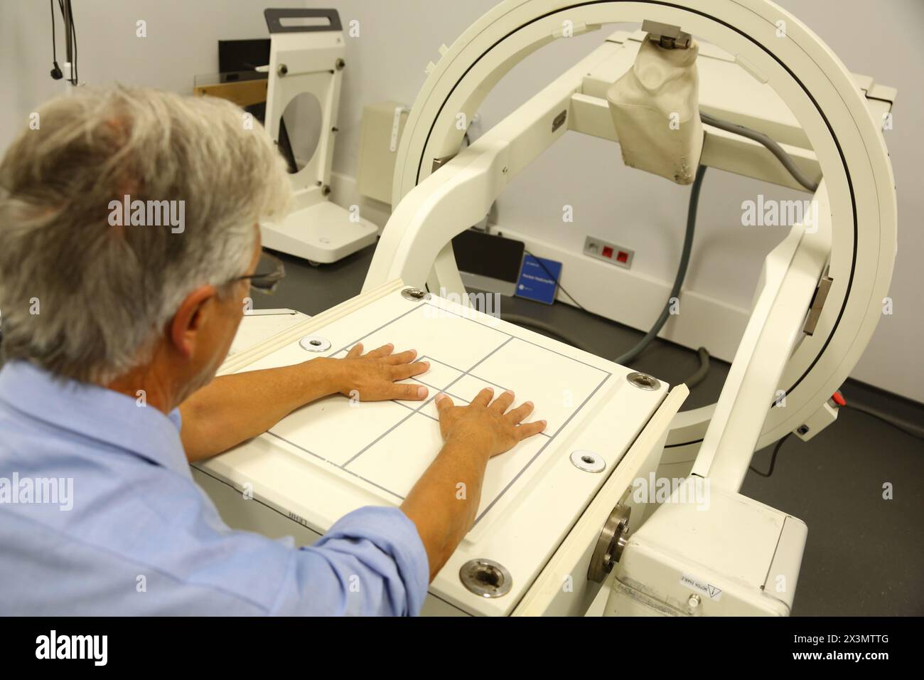 Hands scintigraphy, Scintigraphy is a form of diagnostic test used in ...