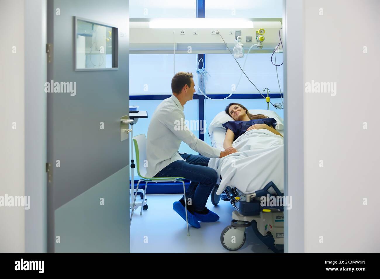 Couple, Hospital room, ARU, Assisted Reproduction Unit, IVF, In Vitro ...