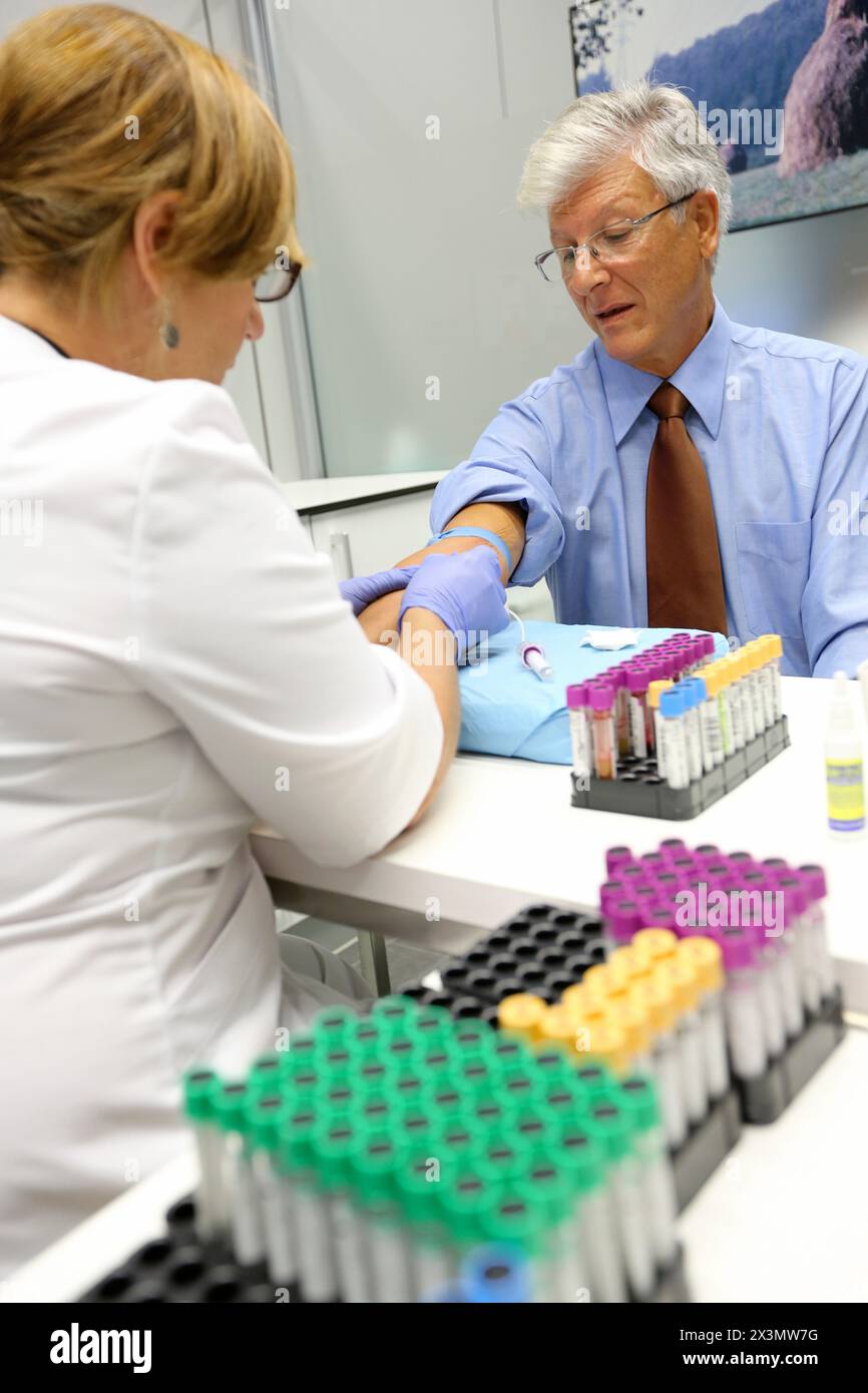 Medical center blood tests hi-res stock photography and images - Alamy