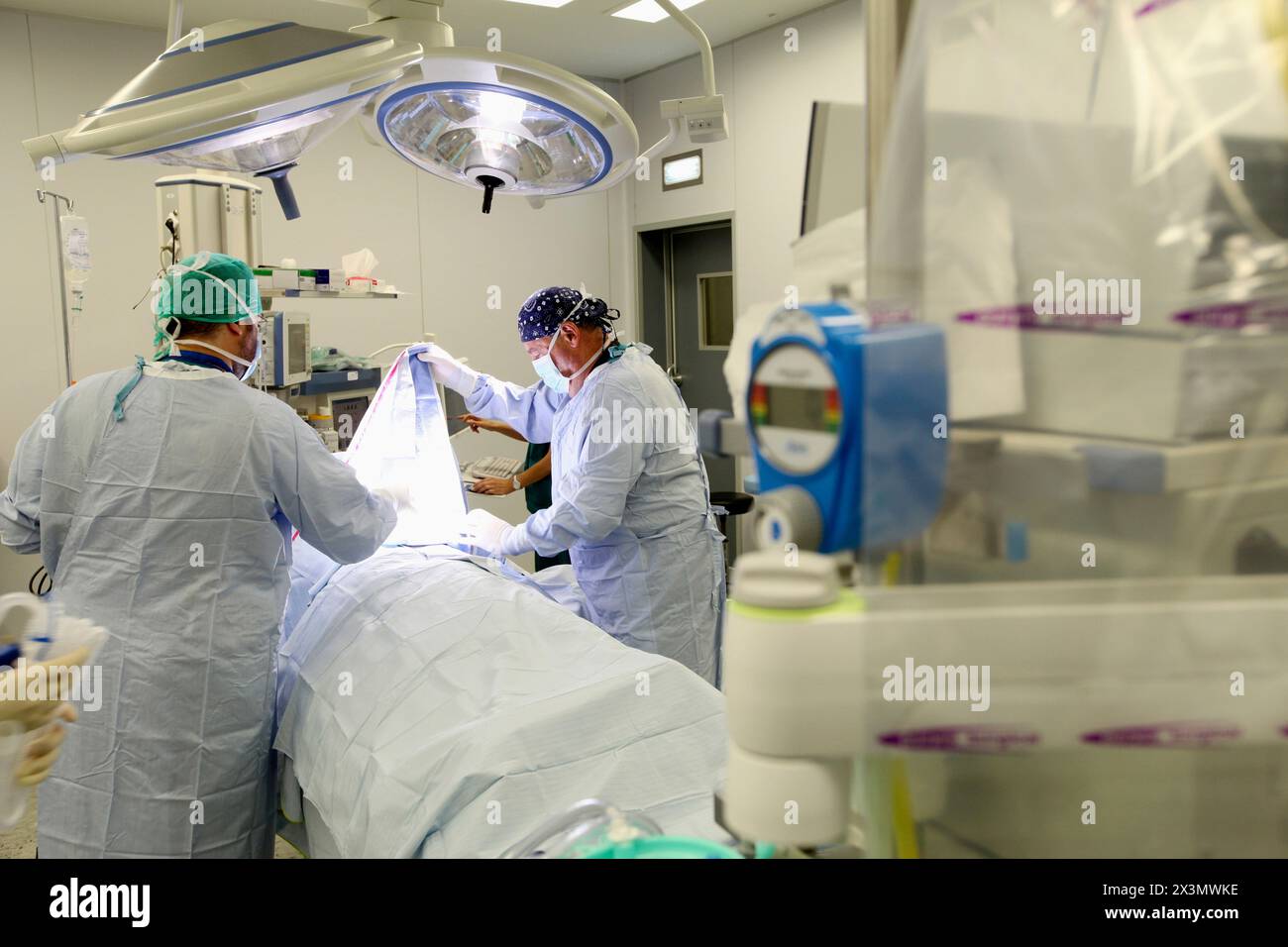 Surgeon, Surgery, Operating room, Onkologikoa Hospital, Oncology ...