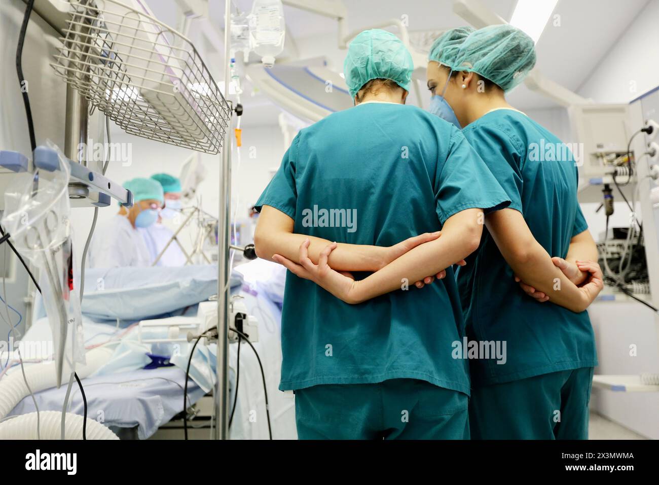 Surgeon, Surgery, Operating room, Onkologikoa Hospital, Oncology ...