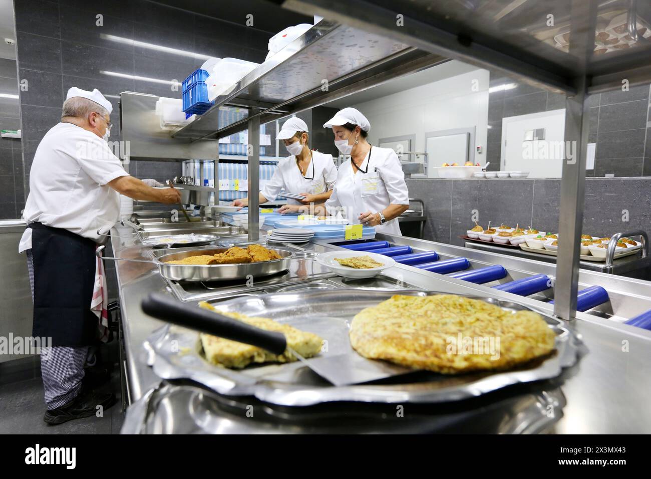 Cook, Food menu preparation, hospital kitchen, Onkologikoa Hospital ...