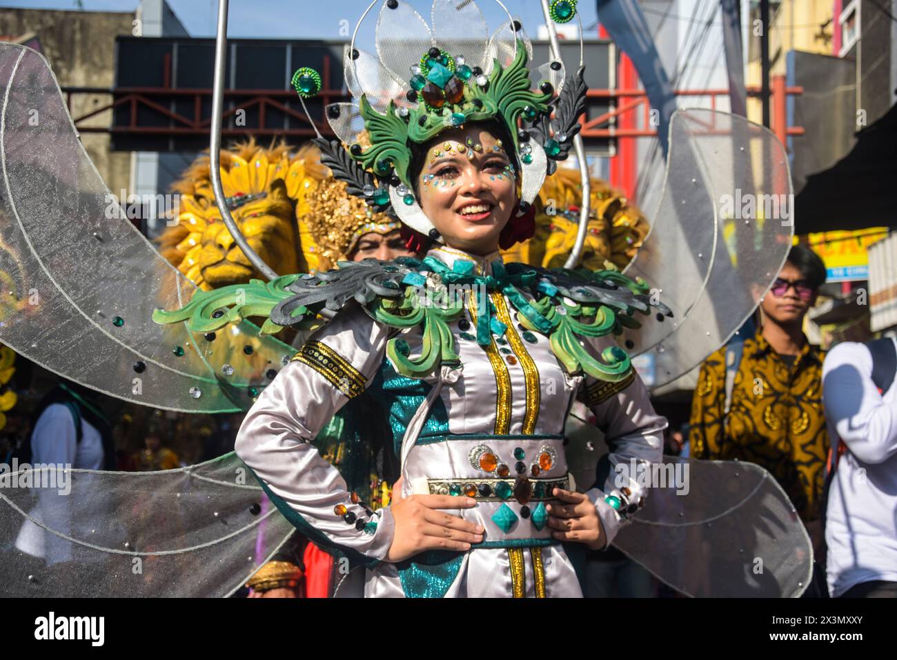 Cimahi, West Java, Indonesia. 28th Apr, 2024. A dancers danced wearing ...