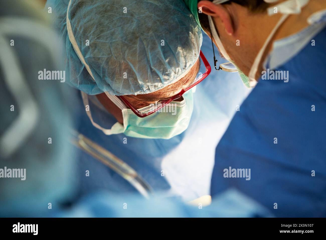 Surgery caps hi-res stock photography and images - Alamy