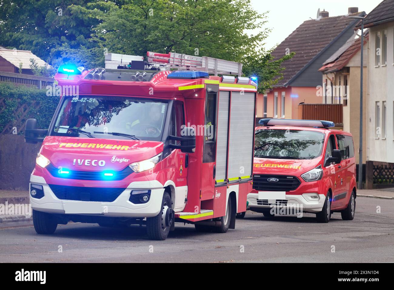 Feuerwehr-Blaulicht Feuerwehr in verschiedenen Bildern und Aktionen in ...