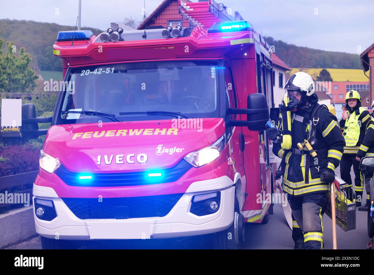 Feuerwehr-Blaulicht Feuerwehr in verschiedenen Bildern und Aktionen in ...