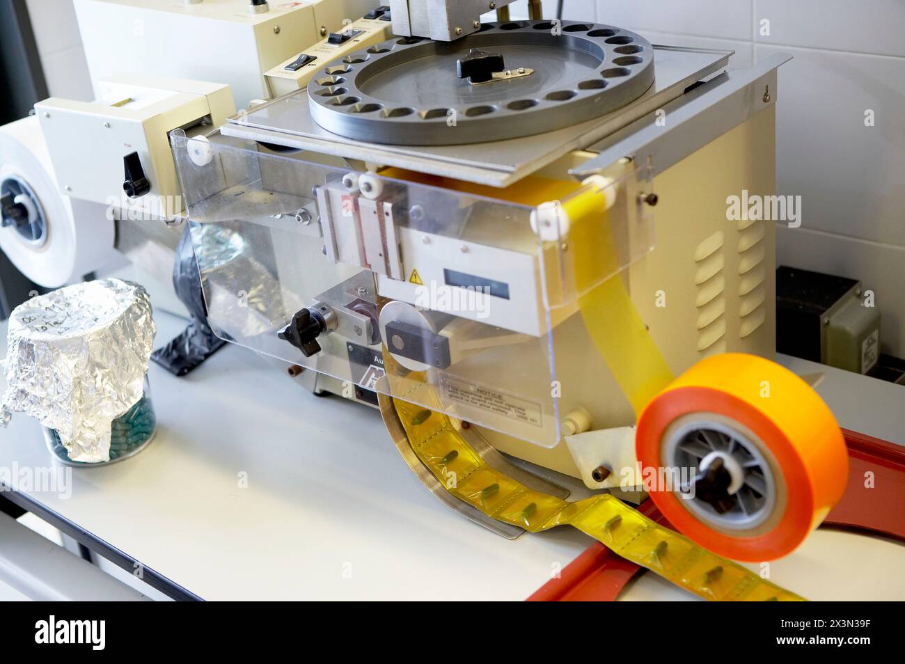 Autopak unit dose packaging pharmacy hi-res stock photography and ...