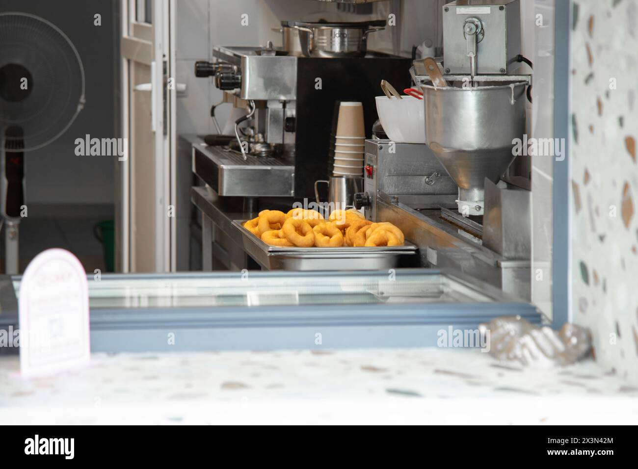 Doughnut production hi-res stock photography and images - Alamy