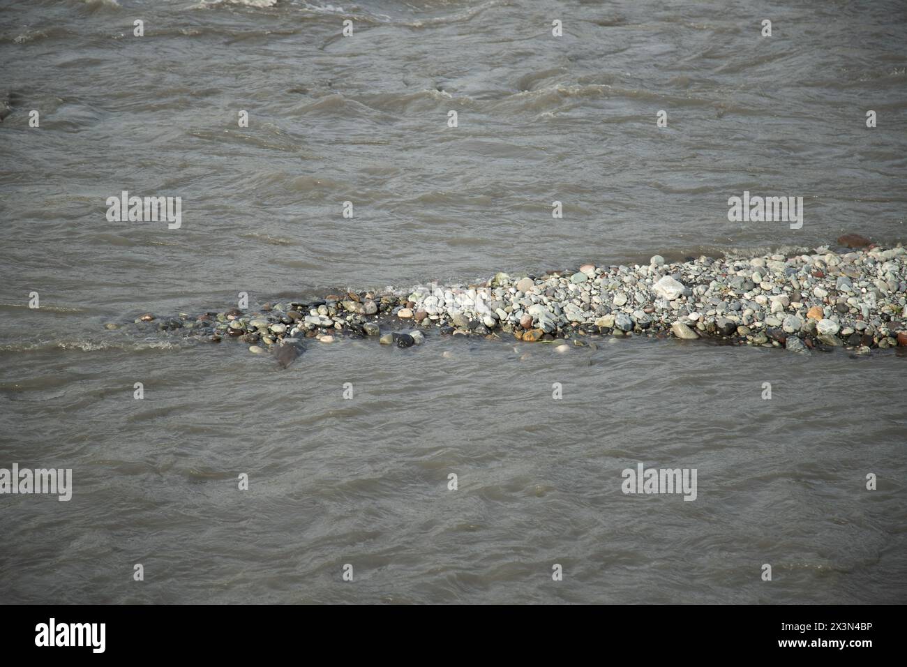Pebble water ripples hi-res stock photography and images - Alamy