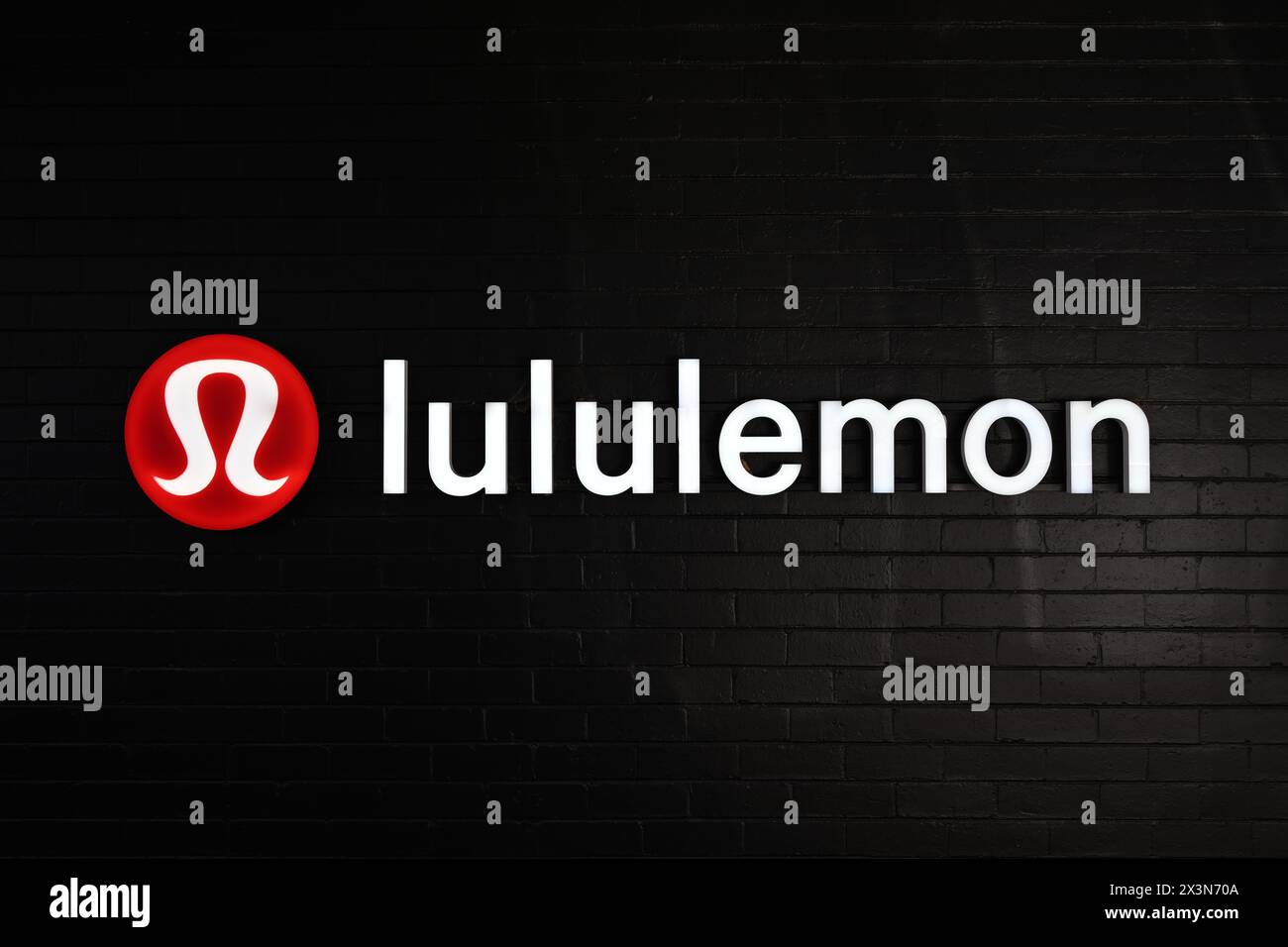 Lululemon logo hi-res stock photography and images - Alamy